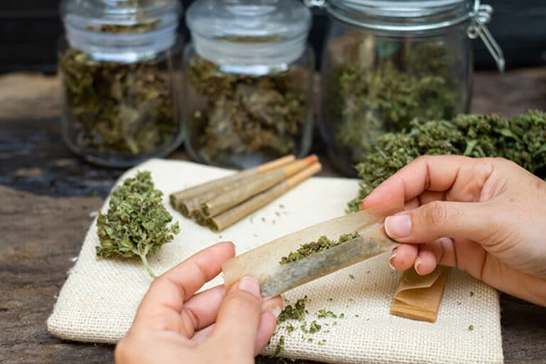 How to Roll a Blunt - Kind Seed Co